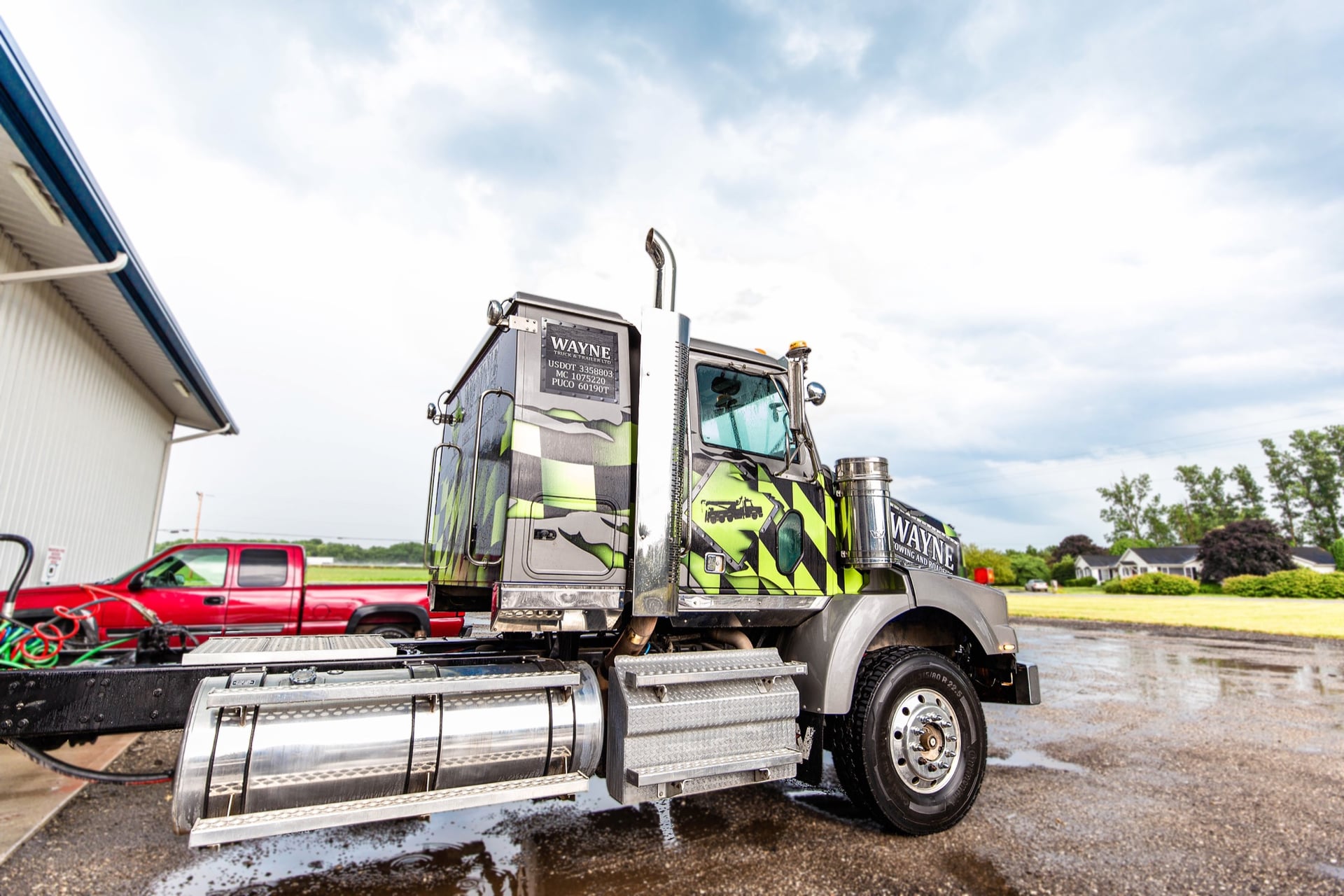 Professional Lift Gate Repair Services: Keeping Your Fleet Operational ...